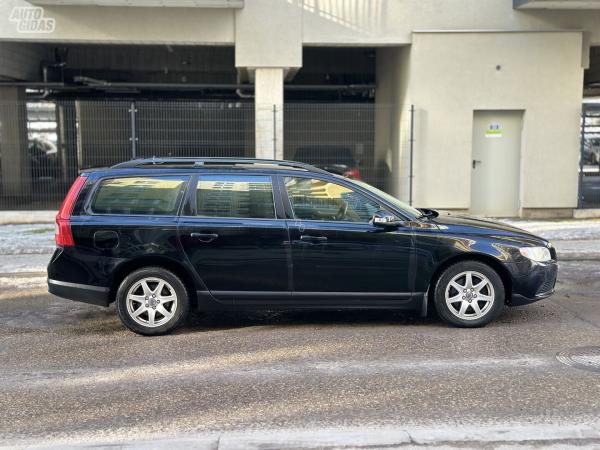 Volvo V70 2009 Viļņa, ar dzinēja tilpumu 2.40 L un nobraukumu 324 tūkst. km par 2500 €, foto 4 vietnē AUTOMOTO.COM.LV