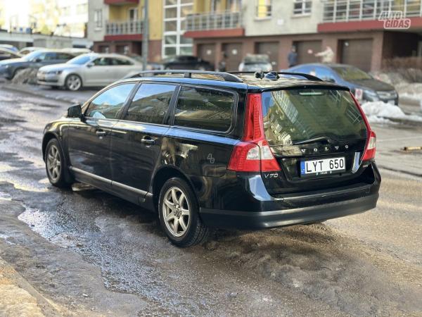 Volvo V70 2009 Viļņa, ar dzinēja tilpumu 2.40 L un nobraukumu 324 tūkst. km par 2500 €, foto 7 vietnē AUTOMOTO.COM.LV