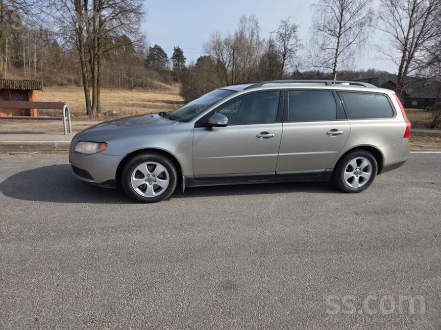 Volvo V70 2009 in Jekabpils, with an engine capacity of 2.40 L and mileage of 328 thousand km for 3400 €, photo 7 on AUTOMOTO.COM.LV