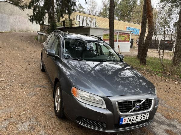 Volvo V70 2009 in Vilnius, with an engine capacity of 2.00 L and mileage of 239 thousand km for 3500 €, photo 4 on AUTOMOTO.COM.LV