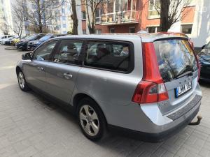 Volvo V70 2009 in Vilnius, with an engine capacity of 2.40 L and mileage of 350 thousand km for 1500 €, photo 8 on AUTOMOTO.COM.LV