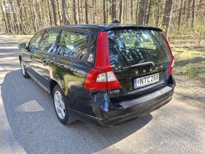 Volvo V70 2009 in Ukmerge, with an engine capacity of 2.00 L and mileage of 296 thousand km for 2750 €, photo 5 on AUTOMOTO.COM.LV