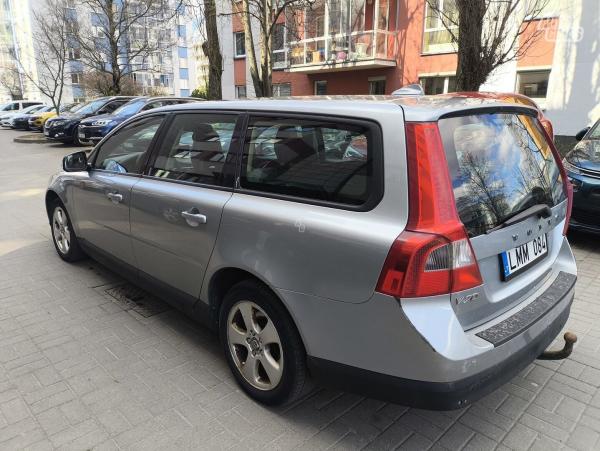 Volvo V70 2009 Viļņa, ar dzinēja tilpumu 2.40 L un nobraukumu 350 tūkst. km par 1450 €, foto 6 vietnē AUTOMOTO.COM.LV