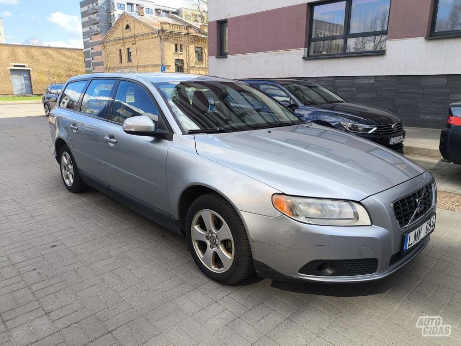 Volvo V70 2009 Viļņa, ar dzinēja tilpumu 2.40 L un nobraukumu 350 tūkst. km par 1400 €, foto 4 vietnē AUTOMOTO.COM.LV