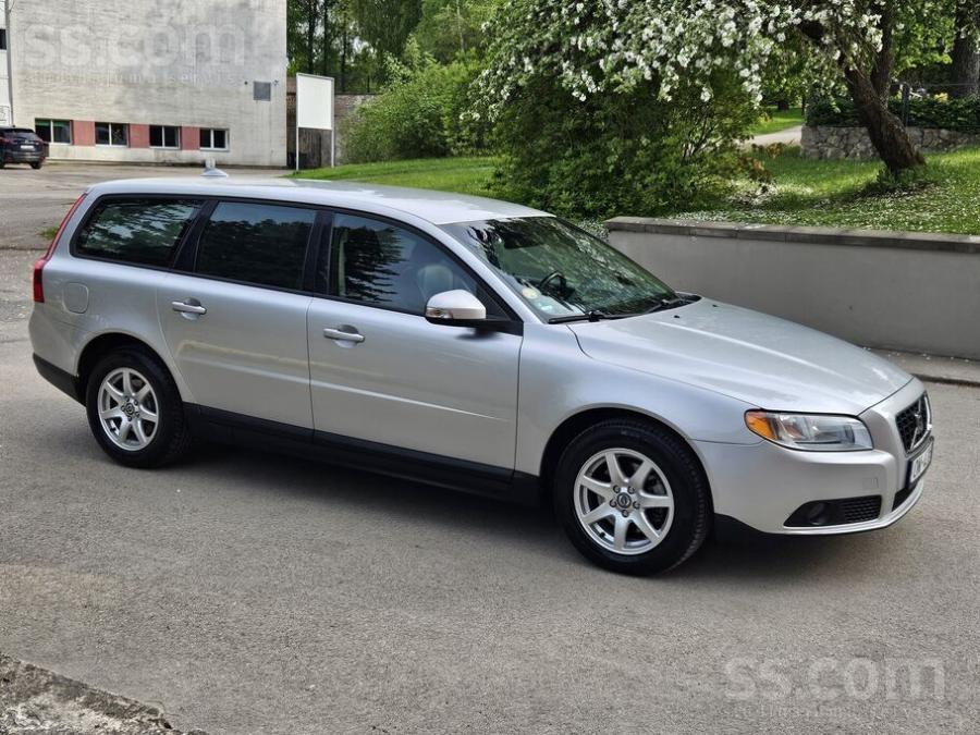 Volvo V70 2009 in Jekabpils, with an engine capacity of 2.00 L and mileage of 329 thousand km for 4890 €, photo 6 on AUTOMOTO.COM.LV