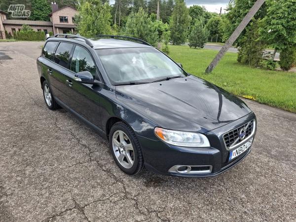 Volvo V70 2009 Ukmergė, ar dzinēja tilpumu 2.40 L un nobraukumu 318 tūkst. km par 3950 €, foto 1 vietnē AUTOMOTO.COM.LV