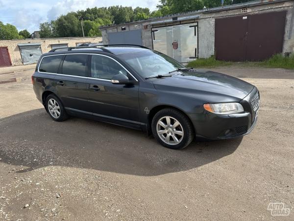 Volvo V70 2009 Naujoji Akmenė, ar dzinēja tilpumu 2.40 L un nobraukumu 512 tūkst. km par 2500 €, foto 3 vietnē AUTOMOTO.COM.LV