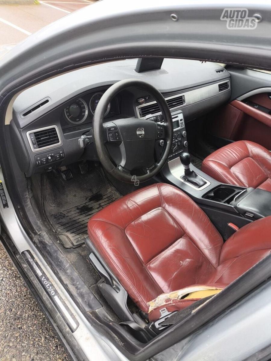 Volvo V70 2009 Viļņa, ar dzinēja tilpumu 2.40 L un nobraukumu 350 tūkst. km par 1400 €, foto 10 vietnē AUTOMOTO.COM.LV