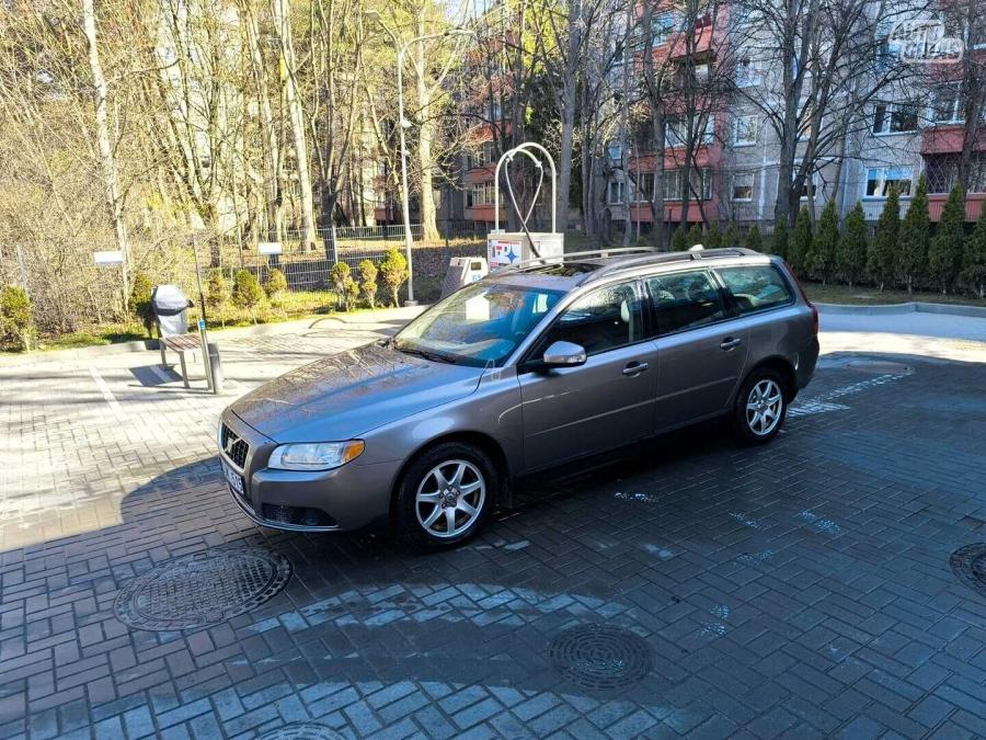 Volvo V70 2009 in Kaunas, with an engine capacity of 2.40 L and mileage of 340 thousand km for 1390 €, photo 1 on AUTOMOTO.COM.LV