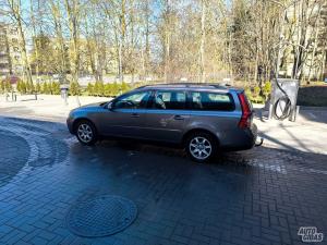 Volvo V70 2009 in Kaunas, with an engine capacity of 2.40 L and mileage of 340 thousand km for 1390 €, photo 5 on AUTOMOTO.COM.LV
