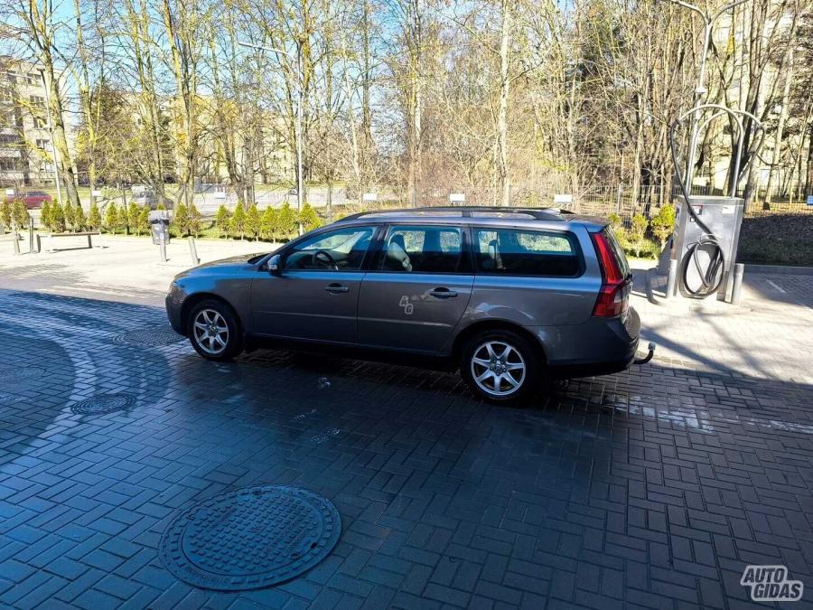 Volvo V70 2009 in Kaunas, with an engine capacity of 2.40 L and mileage of 340 thousand km for 1390 €, photo 5 on AUTOMOTO.COM.LV