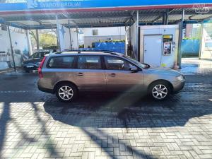 Volvo V70 2009 in Kaunas, with an engine capacity of 2.40 L and mileage of 340 thousand km for 1390 €, photo 6 on AUTOMOTO.COM.LV