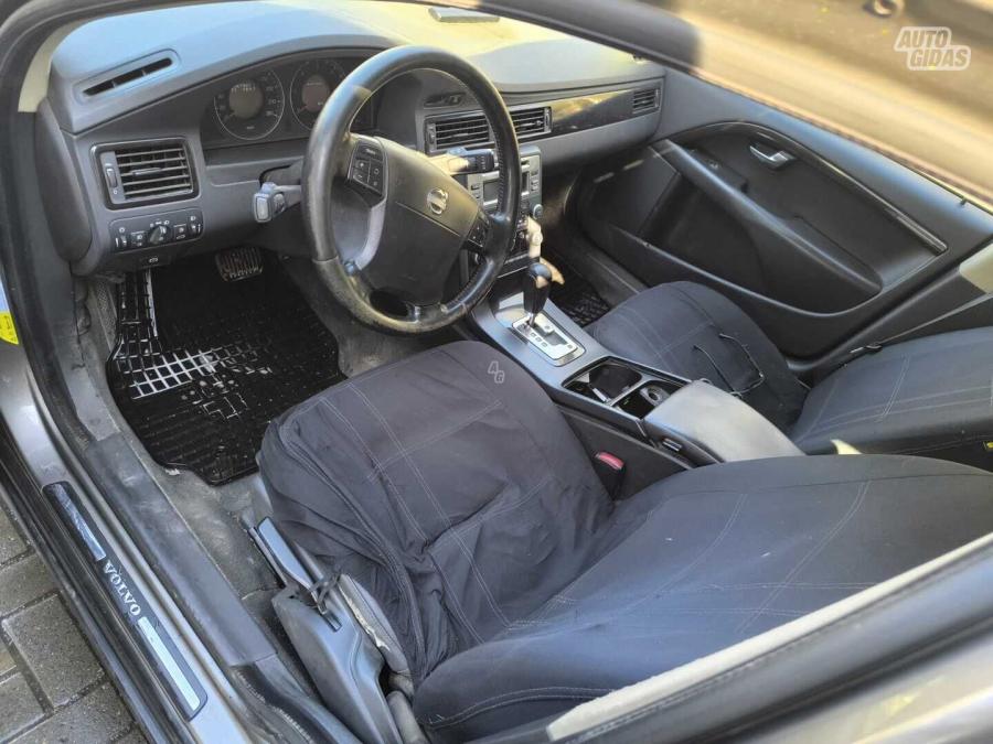 Volvo V70 2009 in Kaunas, with an engine capacity of 2.40 L and mileage of 340 thousand km for 1390 €, photo 9 on AUTOMOTO.COM.LV