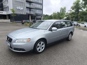 Volvo V70 2009 Viļņa, ar dzinēja tilpumu 2.40 L un nobraukumu 350 tūkst. km par 1350 €, foto  vietnē AUTOMOTO.COM.LV