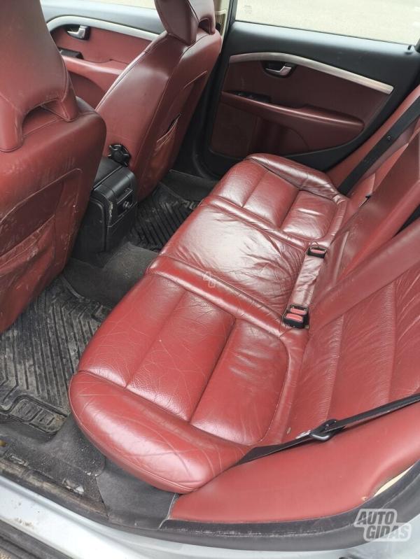Volvo V70 2009 Viļņa, ar dzinēja tilpumu 2.40 L un nobraukumu 350 tūkst. km par 1350 €, foto 10 vietnē AUTOMOTO.COM.LV