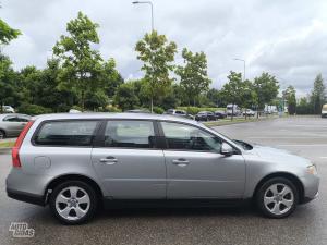 Volvo V70 2009 Viļņa, ar dzinēja tilpumu 2.40 L un nobraukumu 350 tūkst. km par 1300 €, foto 5 vietnē AUTOMOTO.COM.LV