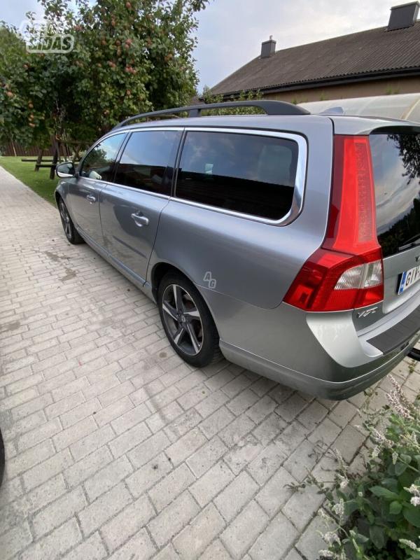 Volvo V70 2009 Panevēža, ar dzinēja tilpumu 1.60 L un nobraukumu 375 tūkst. km par 3399 €, foto 4 vietnē AUTOMOTO.COM.LV