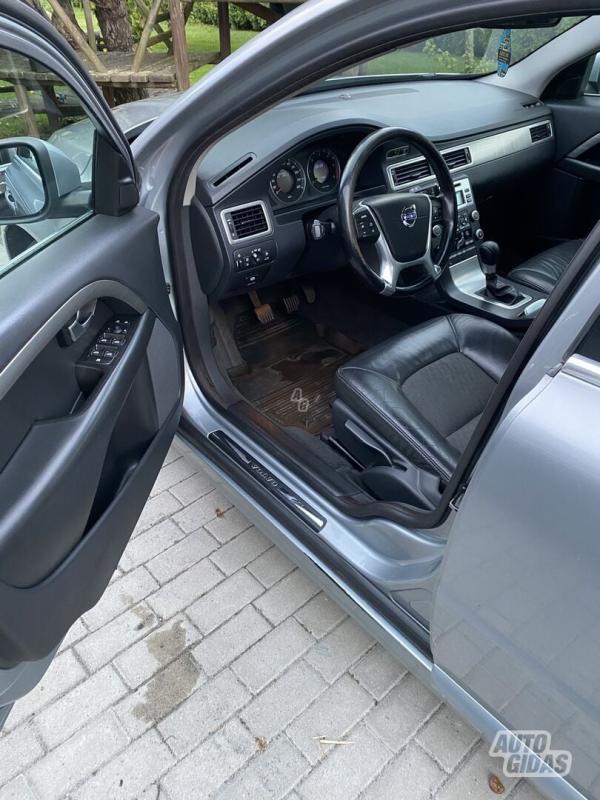 Volvo V70 2009 Panevēža, ar dzinēja tilpumu 1.60 L un nobraukumu 375 tūkst. km par 3399 €, foto 6 vietnē AUTOMOTO.COM.LV