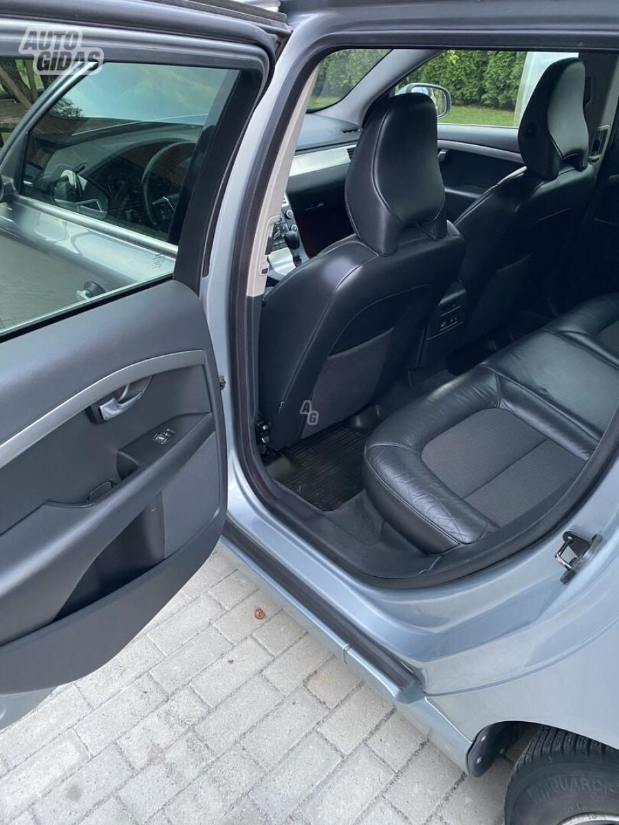 Volvo V70 2009 Panevēža, ar dzinēja tilpumu 1.60 L un nobraukumu 375 tūkst. km par 3399 €, foto 10 vietnē AUTOMOTO.COM.LV