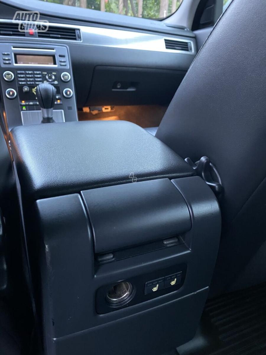 Volvo V70 2009 in Panevezys, with an engine capacity of 1.60 L and mileage of 375 thousand km for 3399 €, photo 14 on AUTOMOTO.COM.LV
