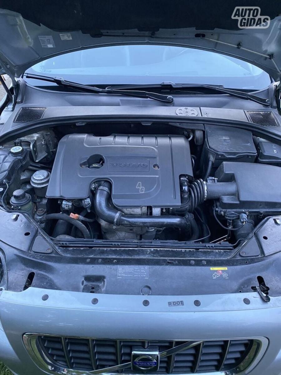 Volvo V70 2009 in Panevezys, with an engine capacity of 1.60 L and mileage of 375 thousand km for 3399 €, photo 16 on AUTOMOTO.COM.LV