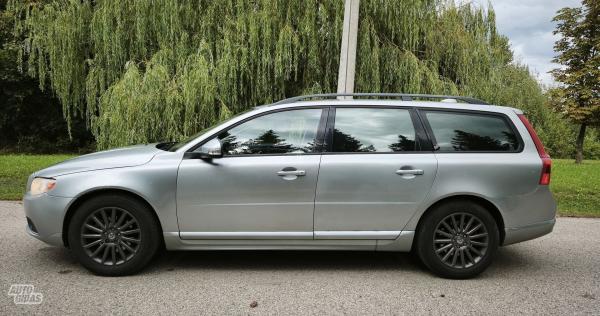 Volvo V70 2009 in Jonava, with an engine capacity of 2.00 L and mileage of 399 thousand km for 3000 €, photo 6 on AUTOMOTO.COM.LV