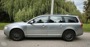 Volvo V70 2009 in Jonava, with an engine capacity of 2.00 L and mileage of 399 thousand km for 3000 €, photo 6 on AUTOMOTO.COM.LV