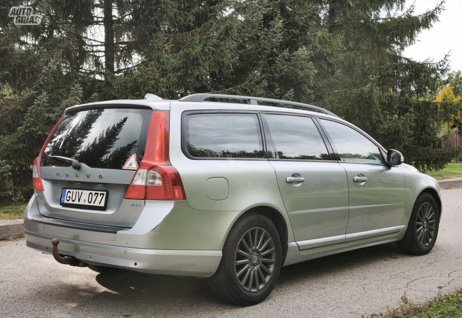 Volvo V70 2009 in Jonava, with an engine capacity of 2.00 L and mileage of 399 thousand km for 3000 €, photo 9 on AUTOMOTO.COM.LV