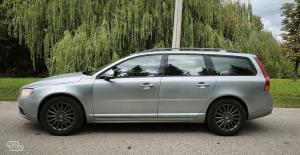 Volvo V70 2009 in Jonava, with an engine capacity of 2.00 L and mileage of 399 thousand km for 3000 €, photo 13 on AUTOMOTO.COM.LV