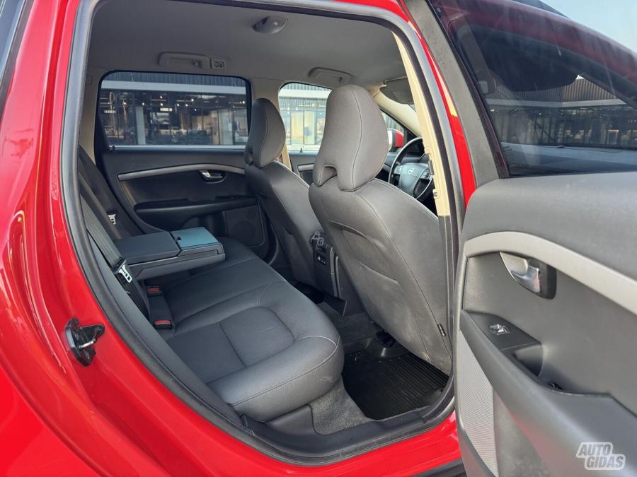 Volvo V70 2009 Kauņa, ar dzinēja tilpumu 2.40 L un nobraukumu 0 tūkst. km par 2500 €, foto 24 vietnē AUTOMOTO.COM.LV