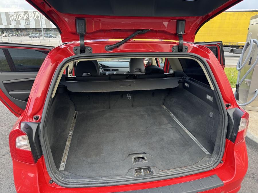 Volvo V70 2009 Kauņa, ar dzinēja tilpumu 2.40 L un nobraukumu 0 tūkst. km par 2500 €, foto 37 vietnē AUTOMOTO.COM.LV