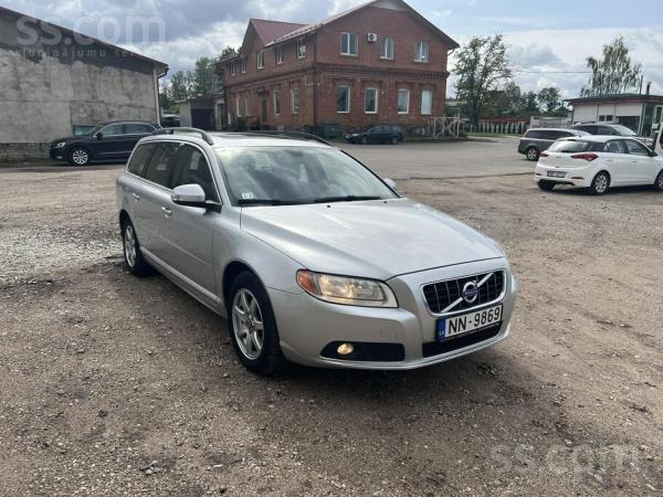 Volvo V70 2010 Rēzekne, ar dzinēja tilpumu 2.00 L un nobraukumu 0 tūkst. km par 4550 €, foto 1 vietnē AUTOMOTO.COM.LV