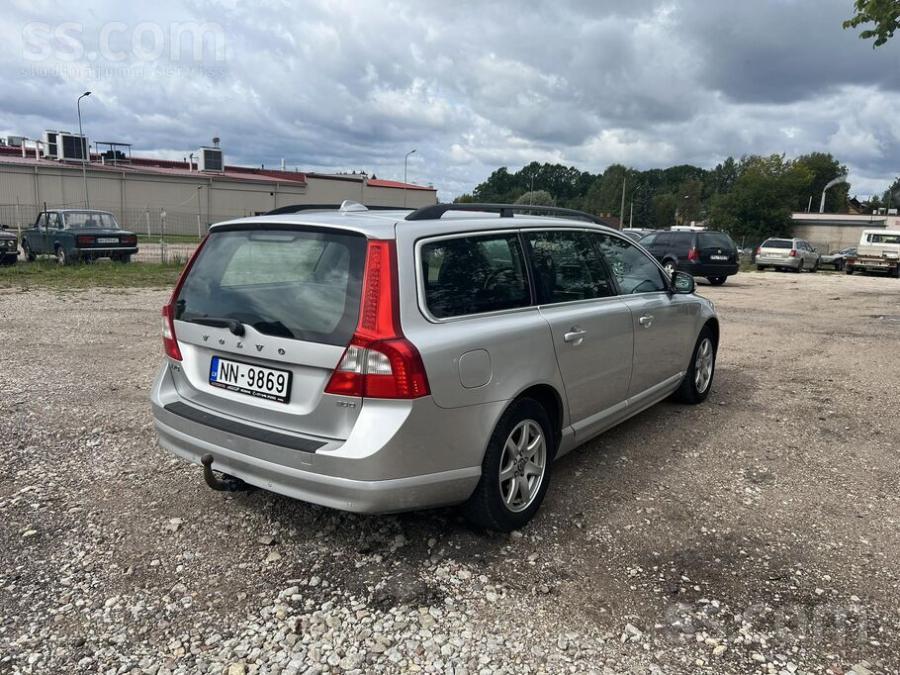Volvo V70 2010 Rēzekne, ar dzinēja tilpumu 2.00 L un nobraukumu 0 tūkst. km par 4550 €, foto 4 vietnē AUTOMOTO.COM.LV