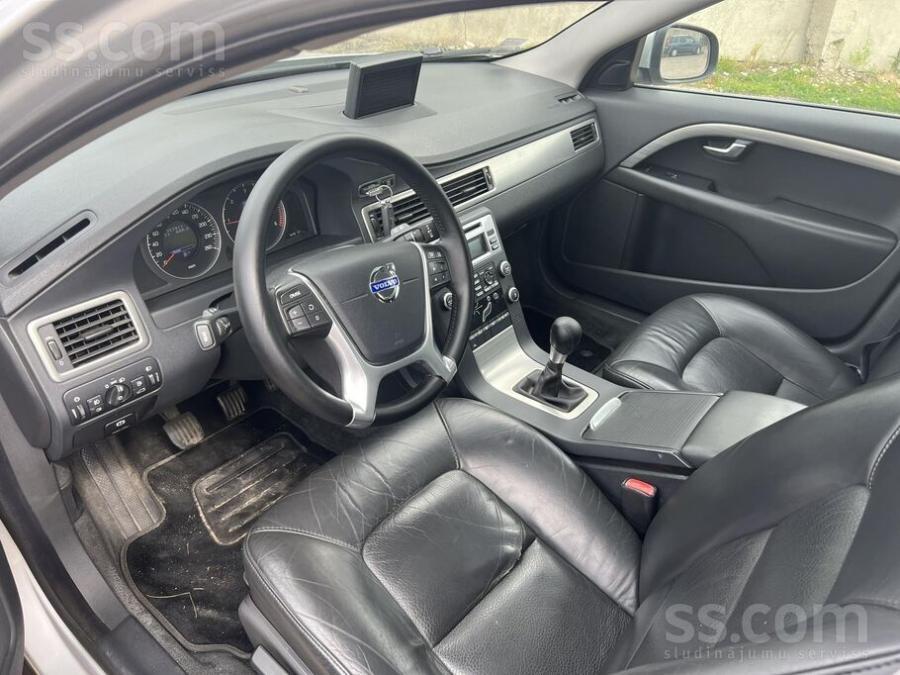 Volvo V70 2010 Rēzekne, ar dzinēja tilpumu 2.00 L un nobraukumu 0 tūkst. km par 4550 €, foto 5 vietnē AUTOMOTO.COM.LV