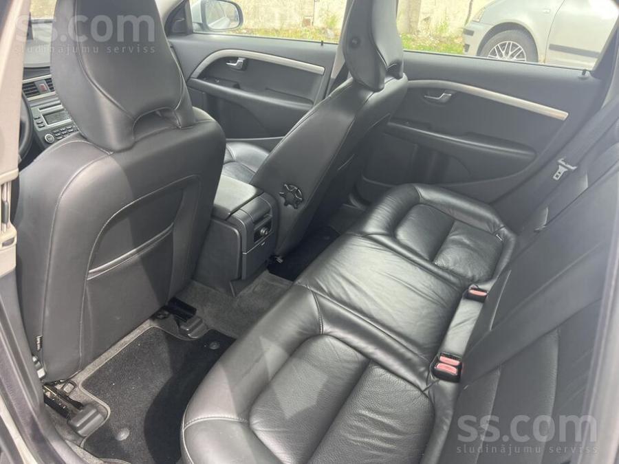 Volvo V70 2010 Rēzekne, ar dzinēja tilpumu 2.00 L un nobraukumu 0 tūkst. km par 4550 €, foto 6 vietnē AUTOMOTO.COM.LV