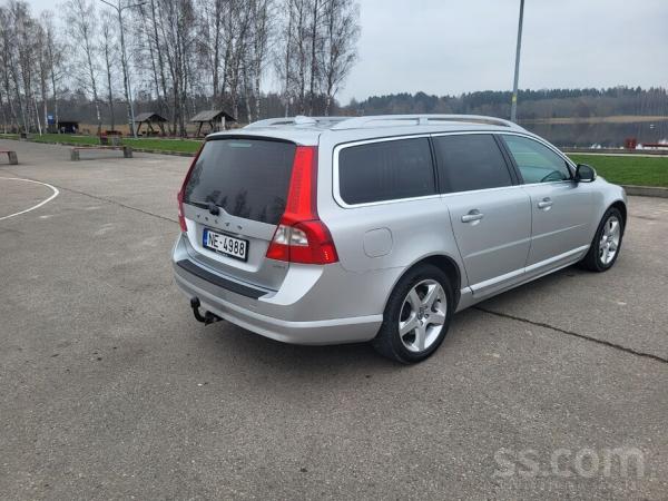 Volvo V70 2010 Talsi, ar dzinēja tilpumu 2.40 L un nobraukumu 344 tūkst. km par 4600 €, foto 4 vietnē AUTOMOTO.COM.LV