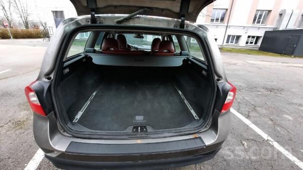 Volvo V70 2010 Rīga, ar dzinēja tilpumu 2.50 L un nobraukumu 365 tūkst. km par 3500 €, foto 8 vietnē AUTOMOTO.COM.LV