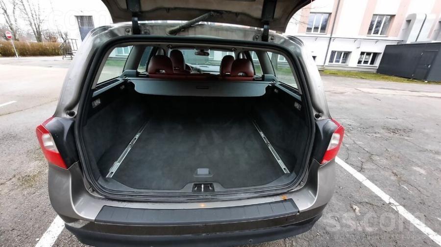 Volvo V70 2010 Rīga, ar dzinēja tilpumu 2.50 L un nobraukumu 365 tūkst. km par 2500 €, foto 8 vietnē AUTOMOTO.COM.LV