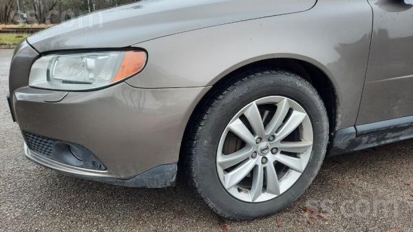 Volvo V70 2010 Rīga, ar dzinēja tilpumu 2.50 L un nobraukumu 365 tūkst. km par 3500 €, foto 10 vietnē AUTOMOTO.COM.LV