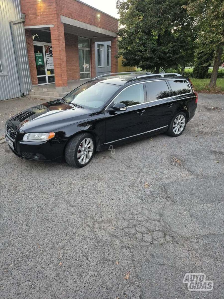 Volvo V70 2010 in Panevezys, with an engine capacity of 2.00 L and mileage of 308 thousand km for 4400 €, photo 3 on AUTOMOTO.COM.LV