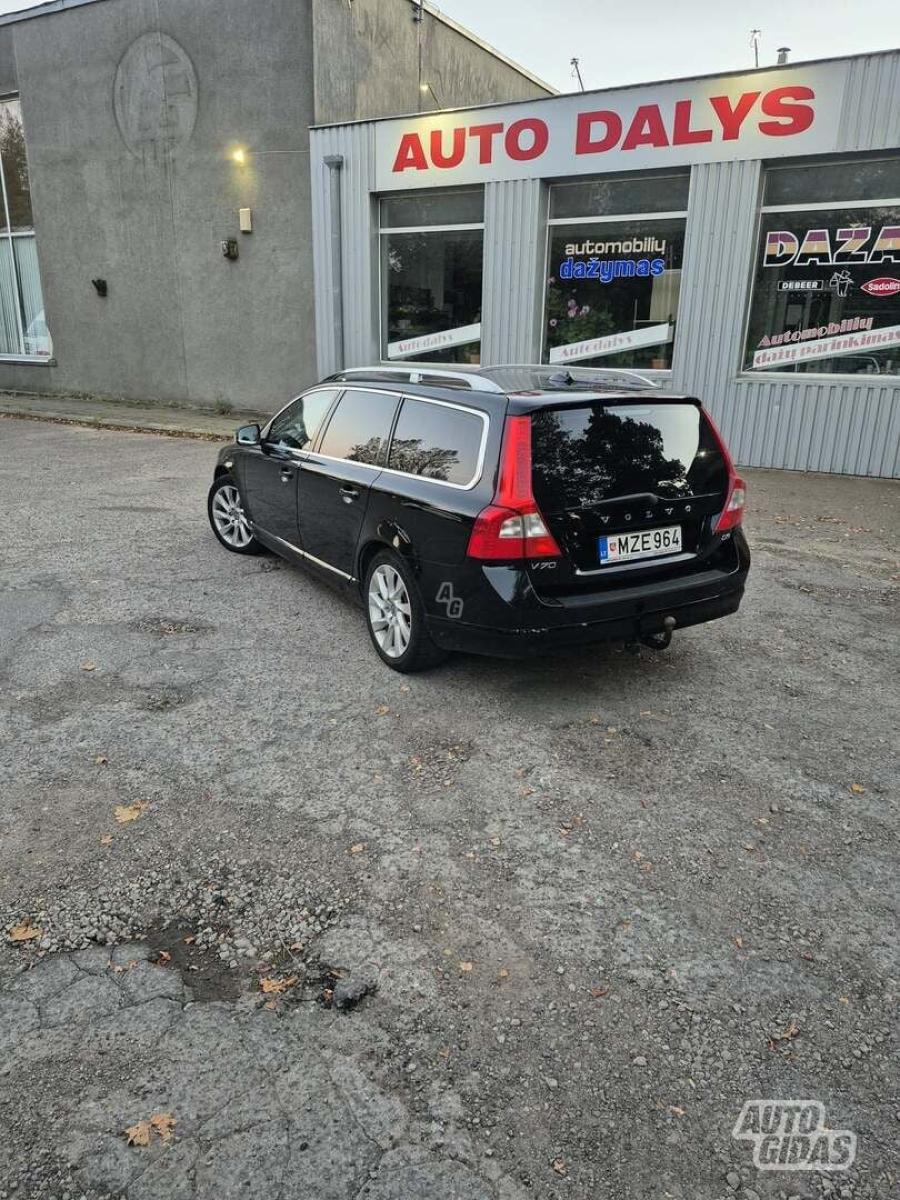 Volvo V70 2010 in Panevezys, with an engine capacity of 2.00 L and mileage of 308 thousand km for 4400 €, photo 4 on AUTOMOTO.COM.LV
