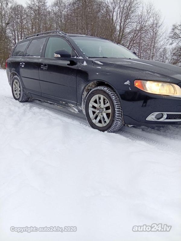 Volvo V70 2010 in Tallinn, with an engine capacity of 2.00 L and mileage of 0 thousand km for 4990 €, photo 8 on AUTOMOTO.COM.LV