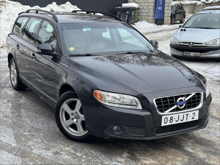 Volvo V70 2010 Viļņa, ar dzinēja tilpumu 2.40 L un nobraukumu 267 tūkst. km par 4550 €, foto 3 vietnē AUTOMOTO.COM.LV