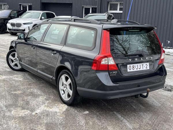 Volvo V70 2010 in Vilnius, with an engine capacity of 2.40 L and mileage of 267 thousand km for 4550 €, photo 8 on AUTOMOTO.COM.LV