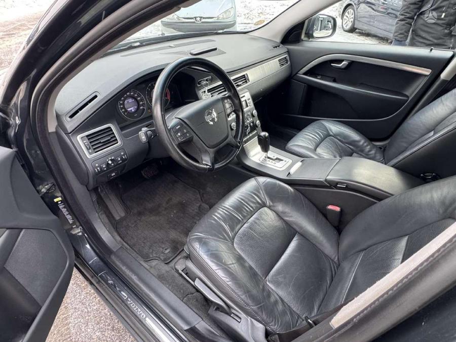 Volvo V70 2010 Viļņa, ar dzinēja tilpumu 2.40 L un nobraukumu 267 tūkst. km par 4550 €, foto 10 vietnē AUTOMOTO.COM.LV