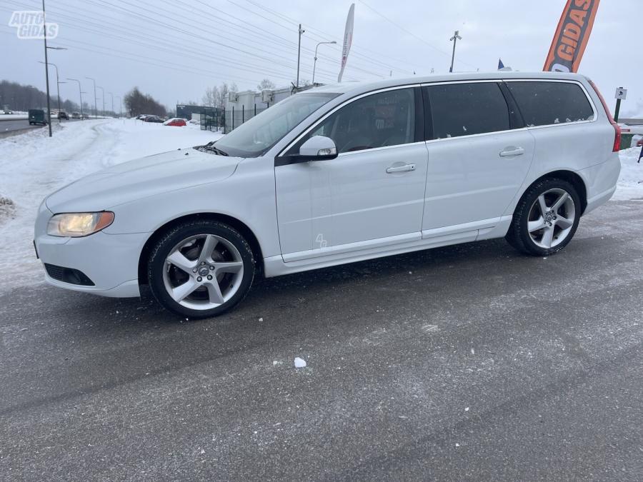 Volvo V70 2010 Kauņa, ar dzinēja tilpumu 2.00 L un nobraukumu 277 tūkst. km par 3650 €, foto 3 vietnē AUTOMOTO.COM.LV