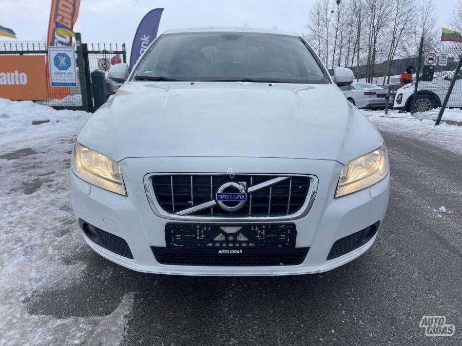 Volvo V70 2010 Kauņa, ar dzinēja tilpumu 2.00 L un nobraukumu 277 tūkst. km par 3650 €, foto 4 vietnē AUTOMOTO.COM.LV