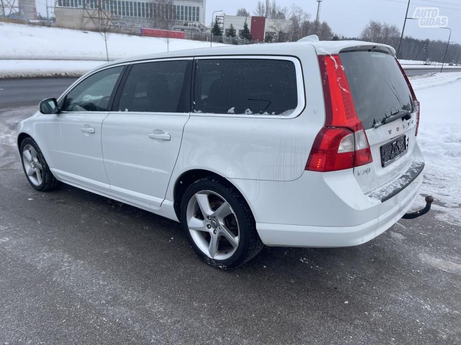 Volvo V70 2010 Kauņa, ar dzinēja tilpumu 2.00 L un nobraukumu 277 tūkst. km par 3650 €, foto 13 vietnē AUTOMOTO.COM.LV