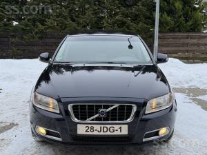 Volvo V70 2010 in Riga, with an engine capacity of 2.40 L and mileage of 349 thousand km for 5150 €, photo 2 on AUTOMOTO.COM.LV