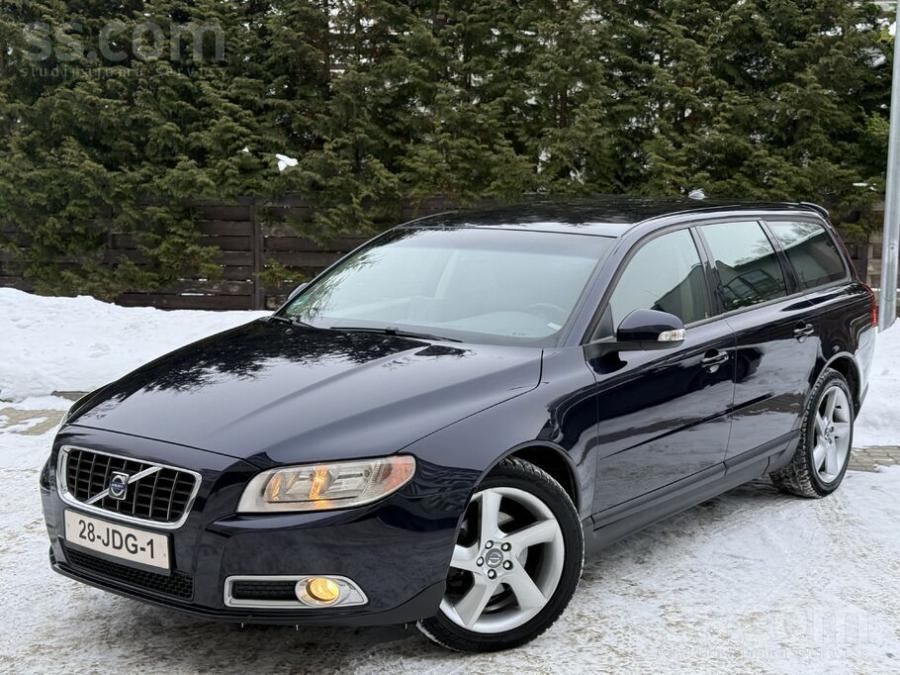 Volvo V70 2010 in Riga, with an engine capacity of 2.40 L and mileage of 349 thousand km for 5150 €, photo 3 on AUTOMOTO.COM.LV